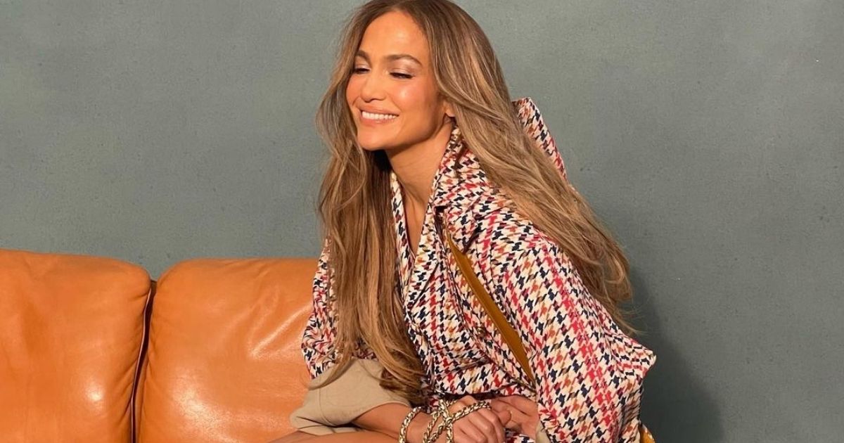 Džej Lo skoro neprepoznatljiva u novom "no makeup" makeup tutorijalu ...