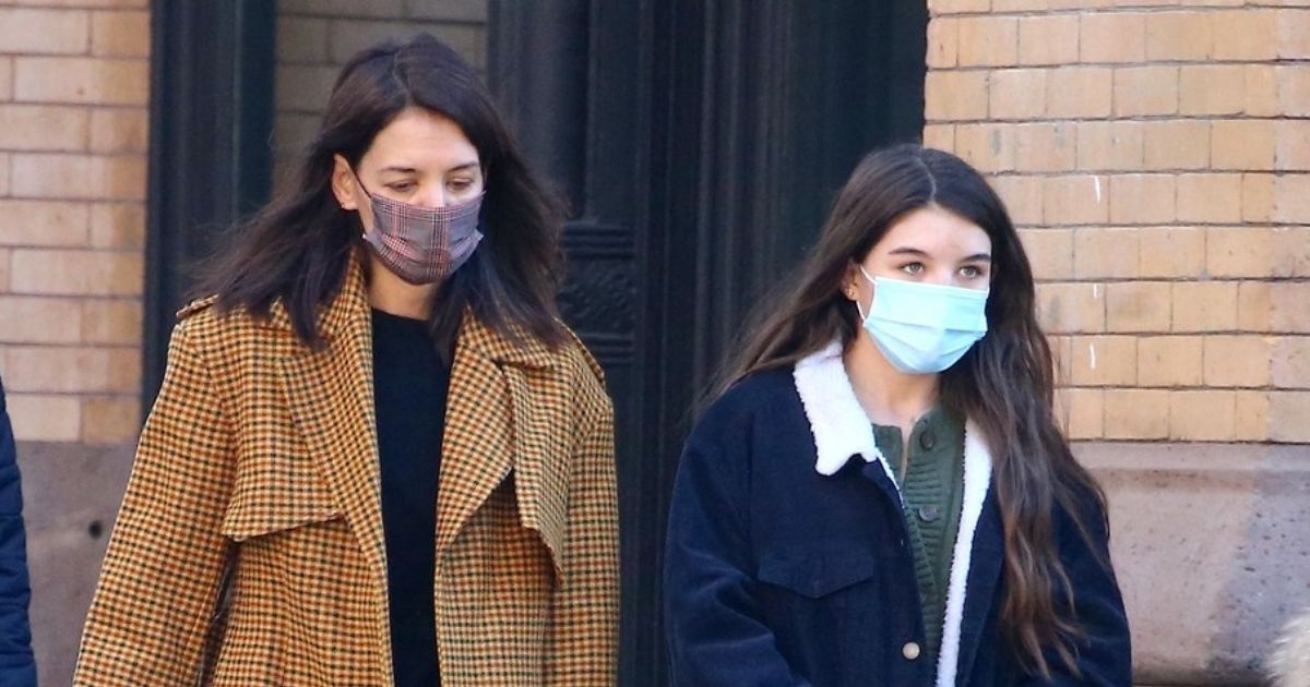 Vunene čarape, helanke i muške cipele: Najgori stajling Kejti Holms ...